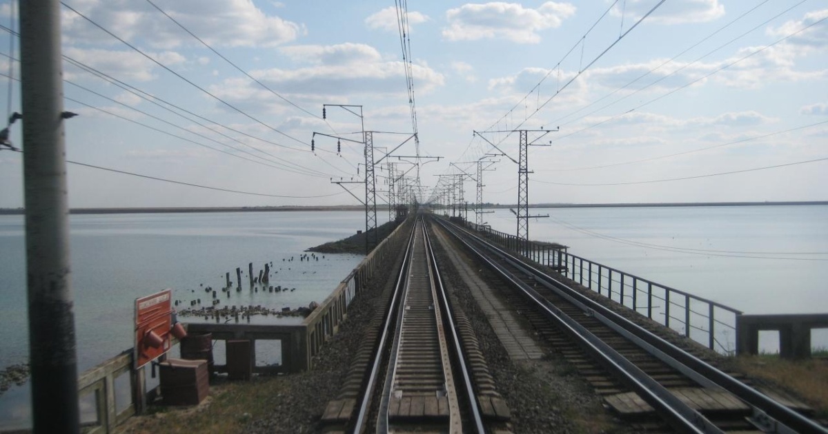 Chonhar Bridge — Russia has brought a pontoon — satellite images