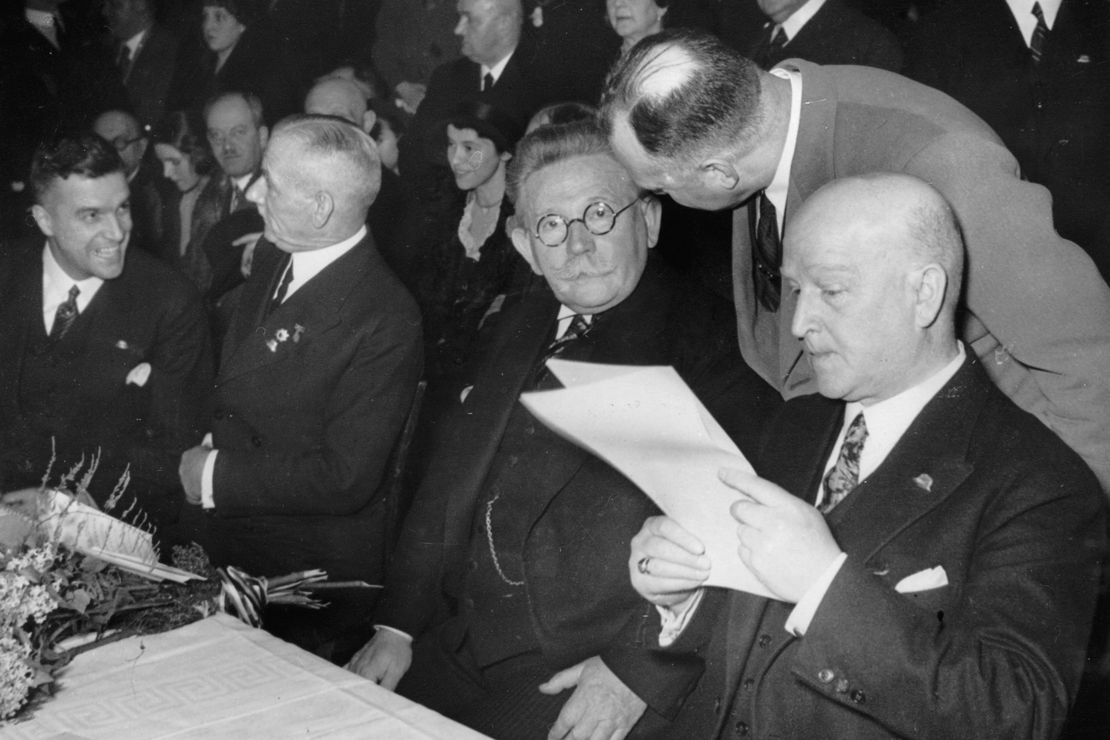 Hitler at the front, lies about the offensive, the smile of Fannen ...