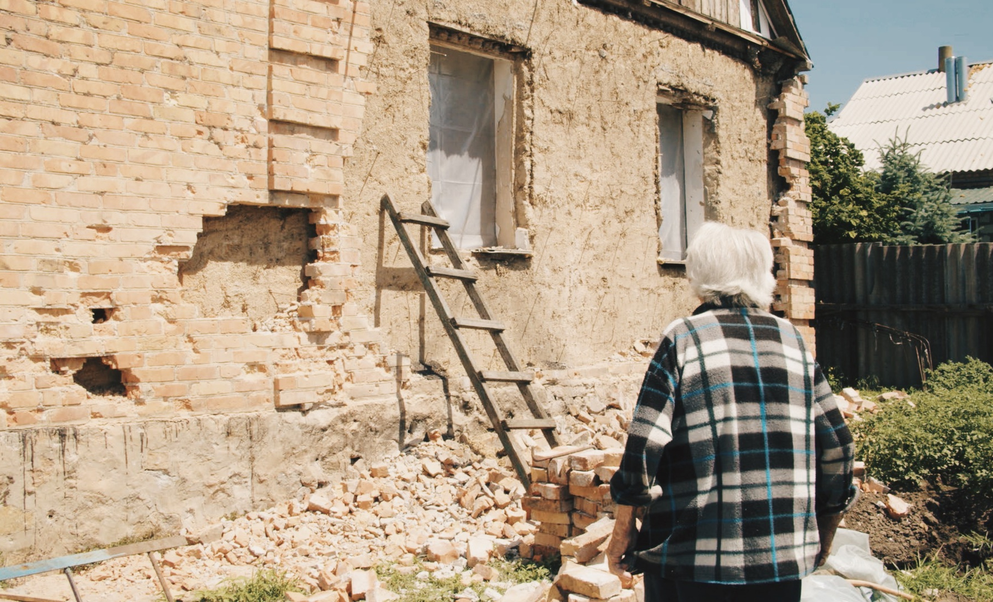 How Nikopol lives under daily shelling: a photo report