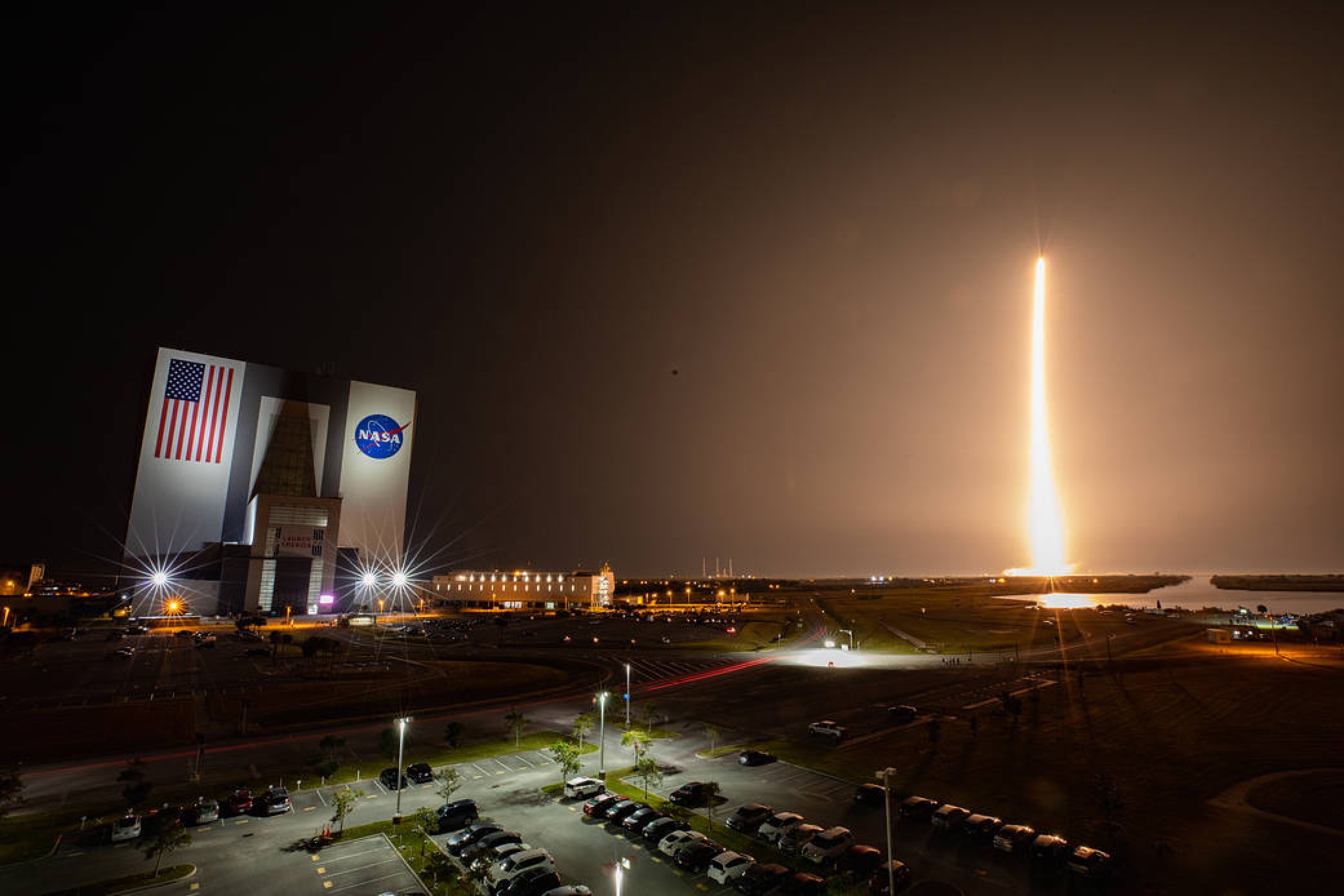 Сварка Трампа і Маска - як це вплине на NASA та SpaceX