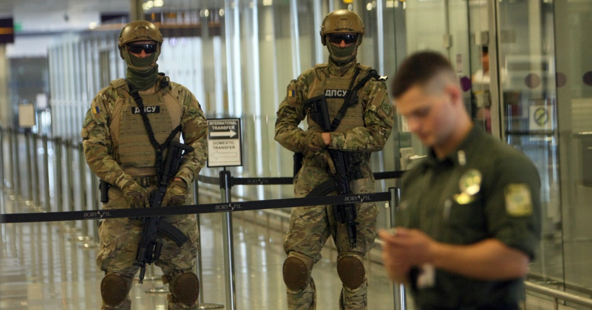 Прикордонники тестують український пістолет-кулемет SMG-15 - дивитися відео