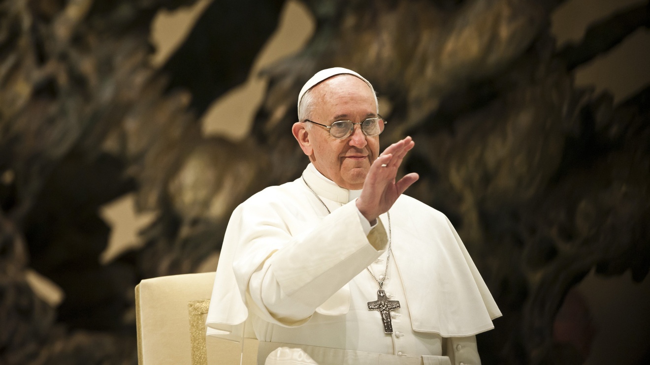 Папа Римський після операції нормально почувається