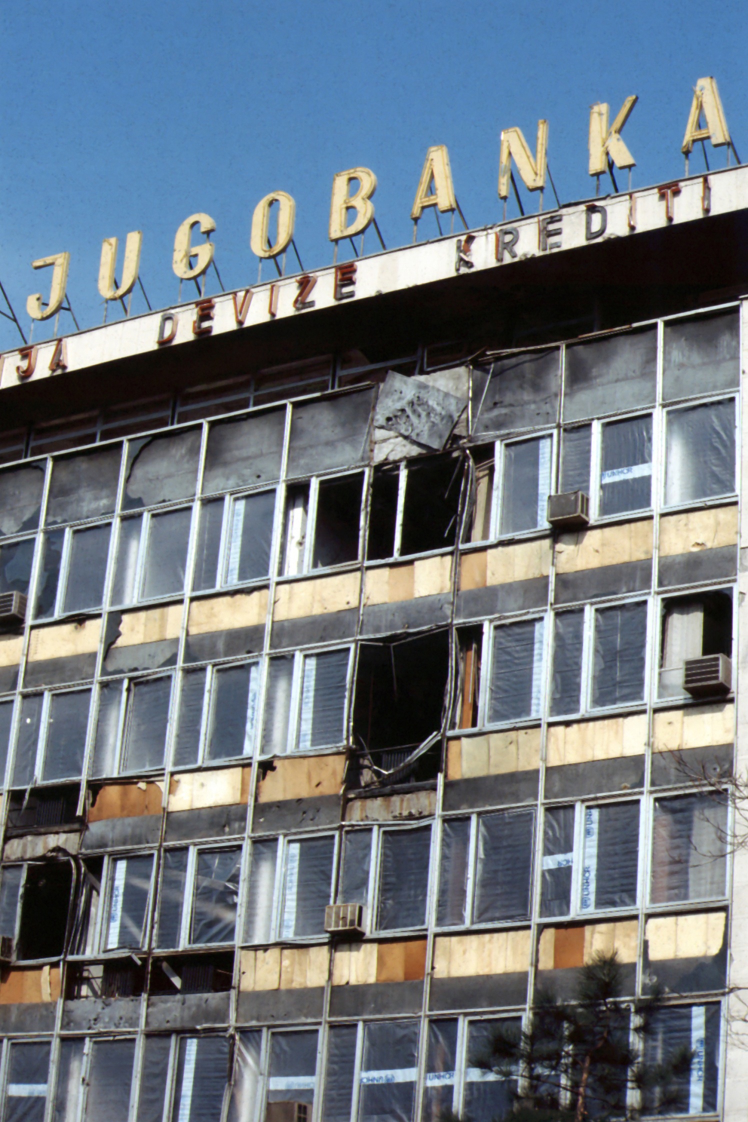 Siege of Sarajevo — history, shelling, victims, Serbian war crimes