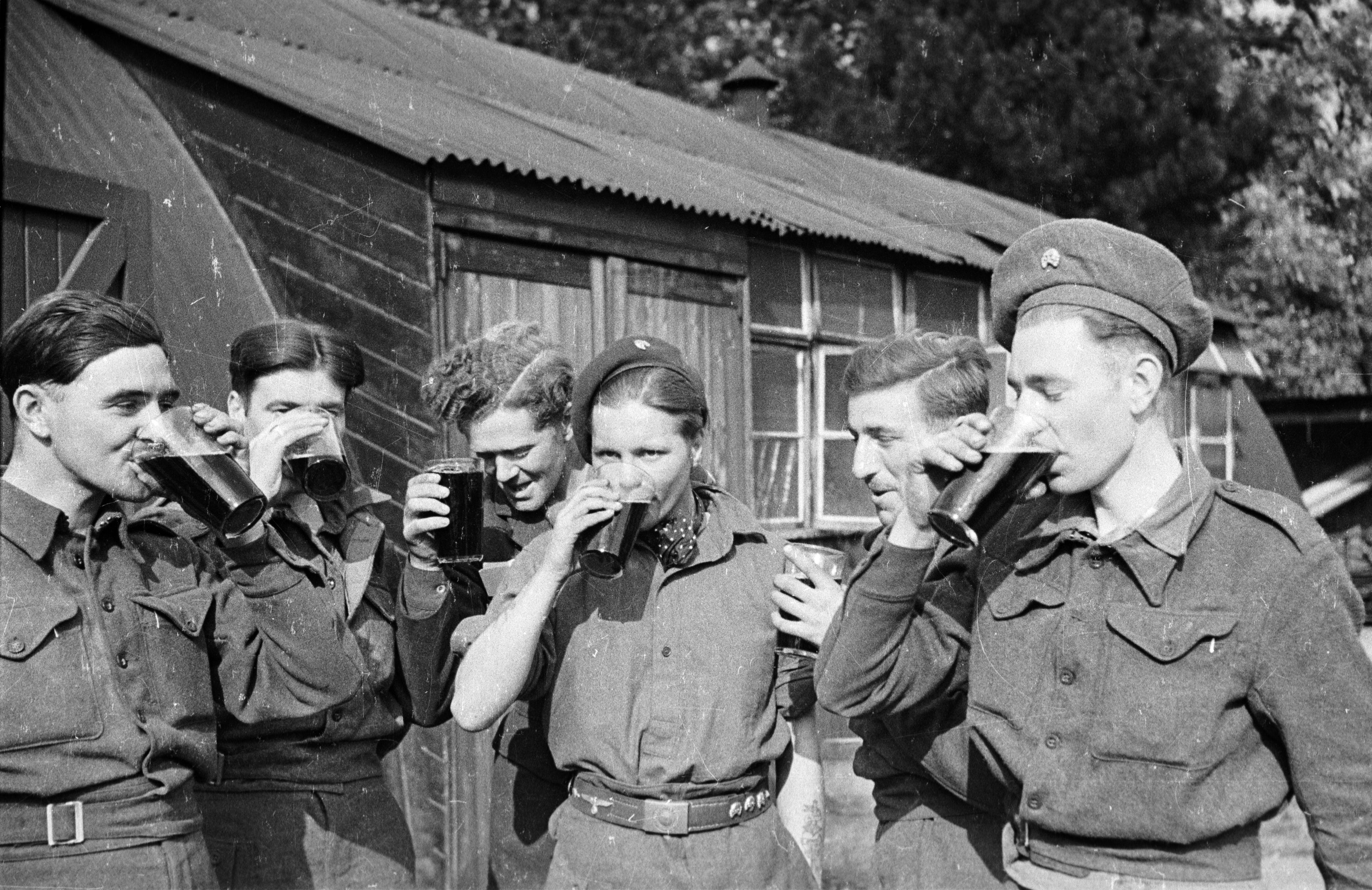 Alcohol in the Second World War — history, photo