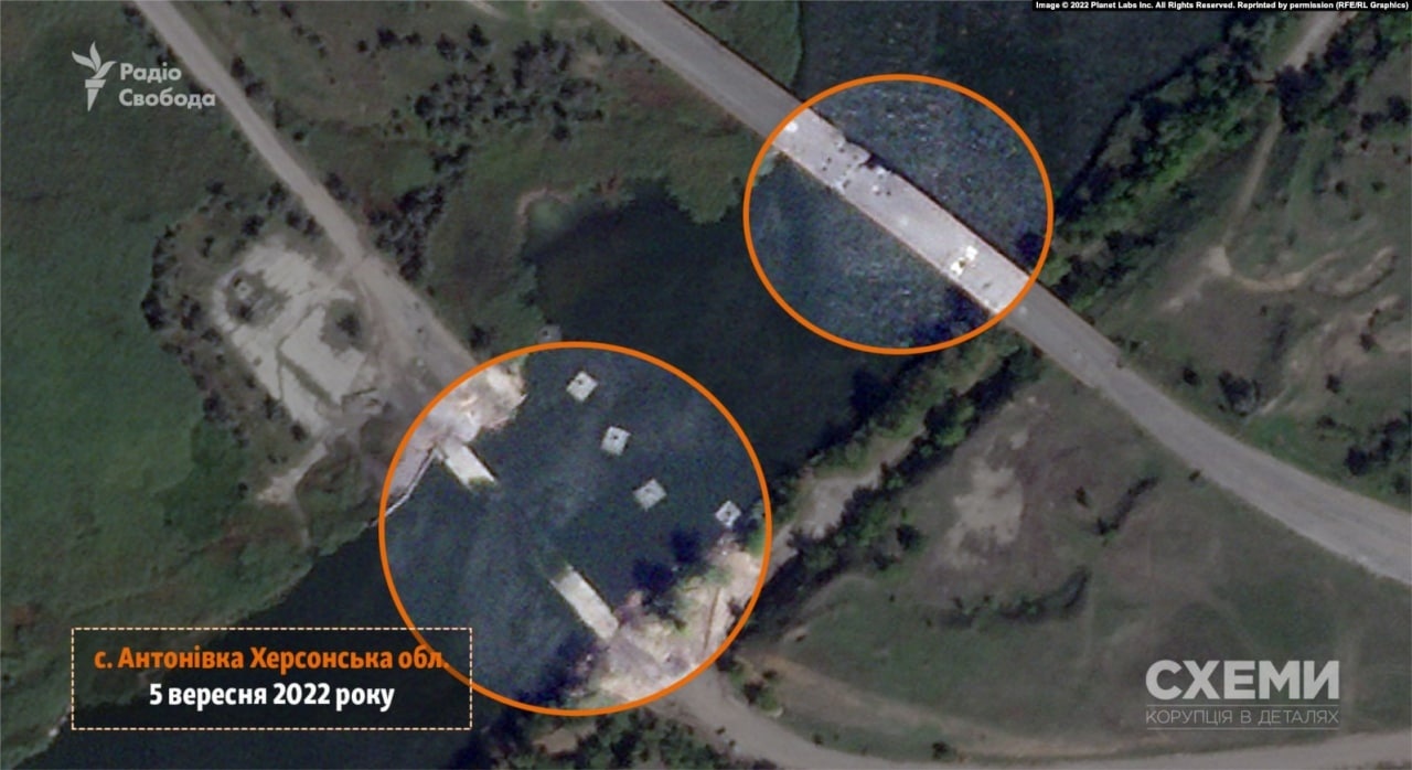 The satellite took a photo of the destroyed pontoon bridge in the ...