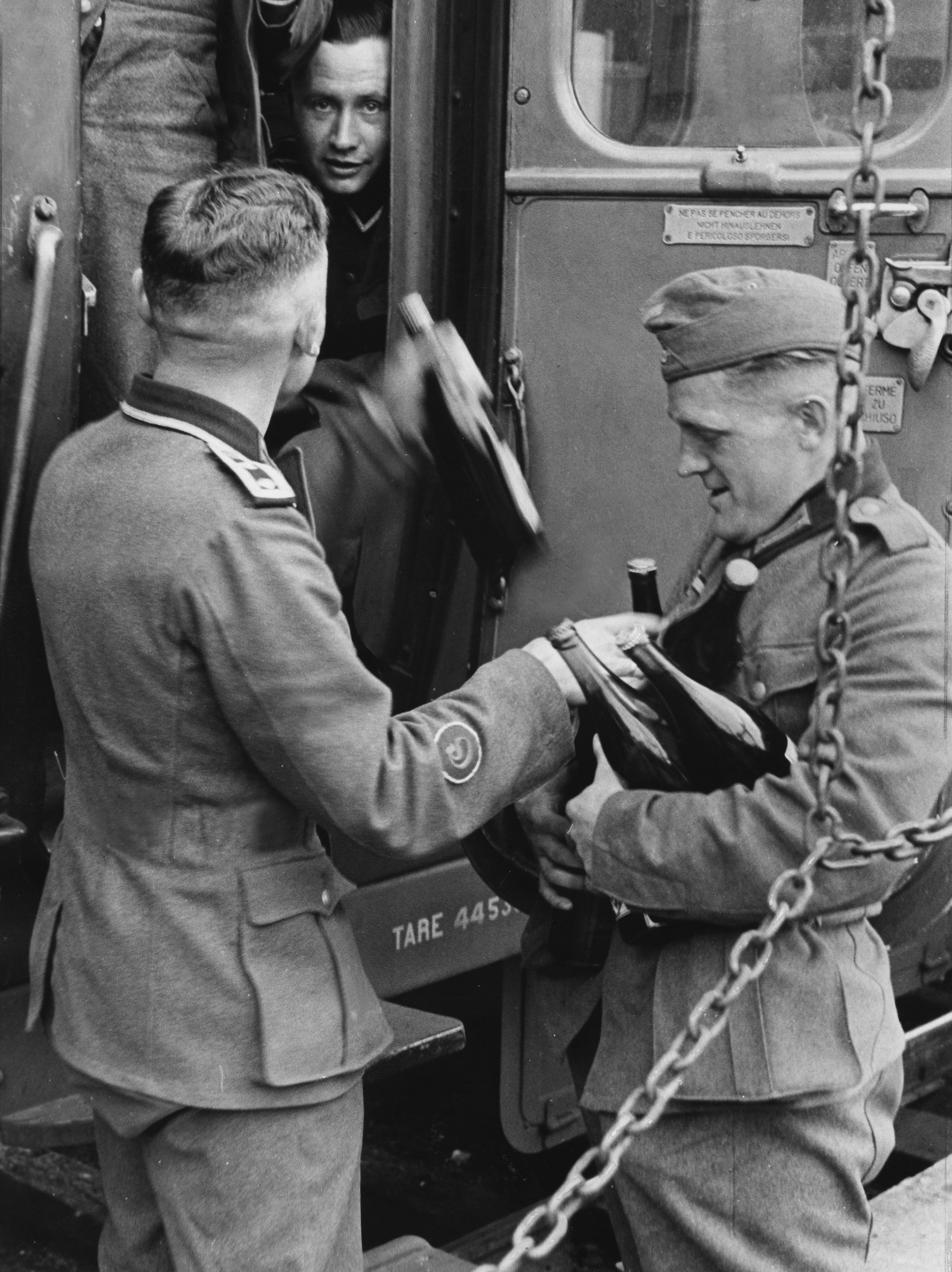 Alcohol in the Second World War — history, photo