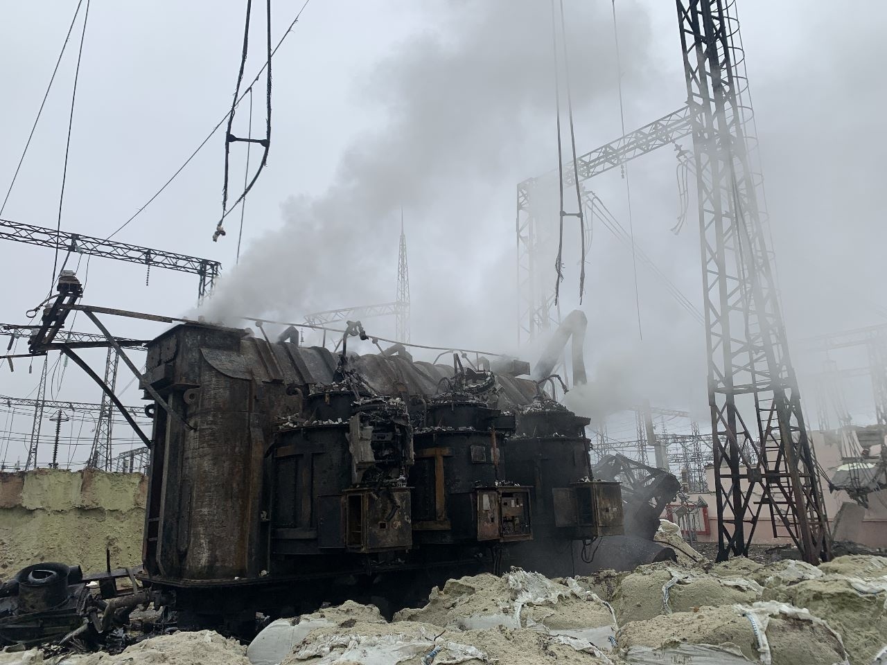 Ukrenergo showed the destroyed transformer — photo