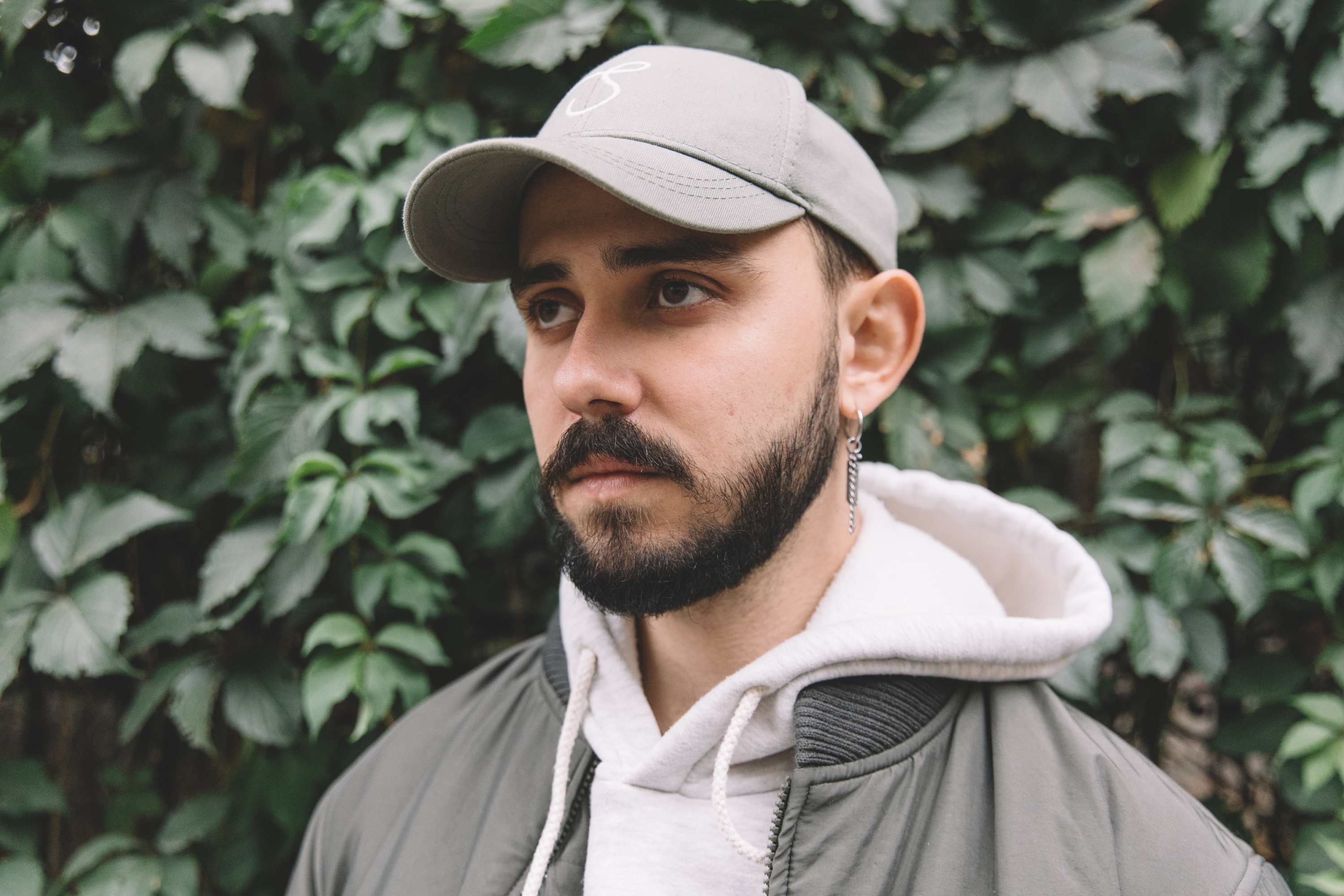 Репер OTOY випустив альбом про війну, допомагає "Азову" і шукає ...