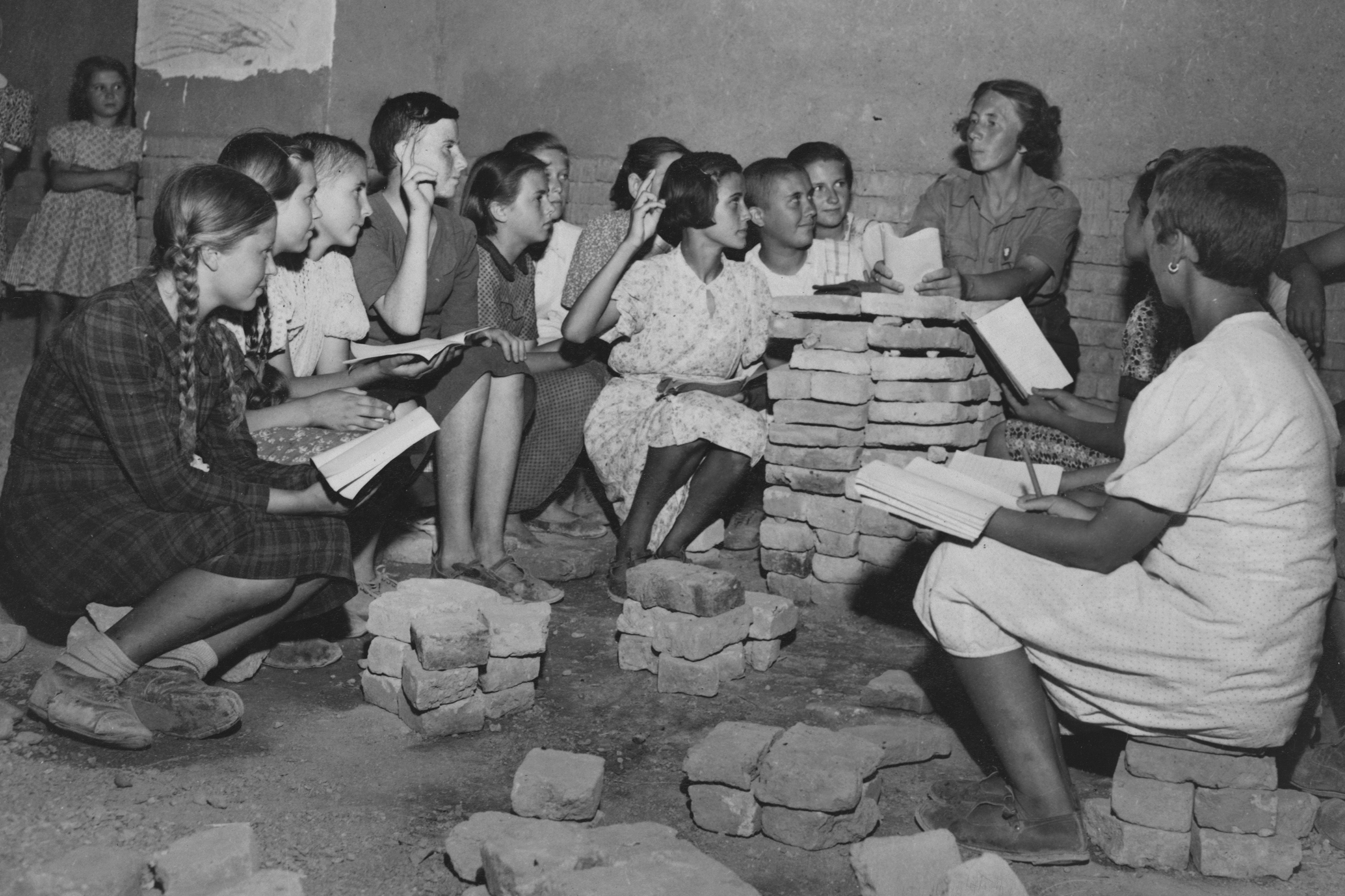 How children studied during the Second World War — a story, photo