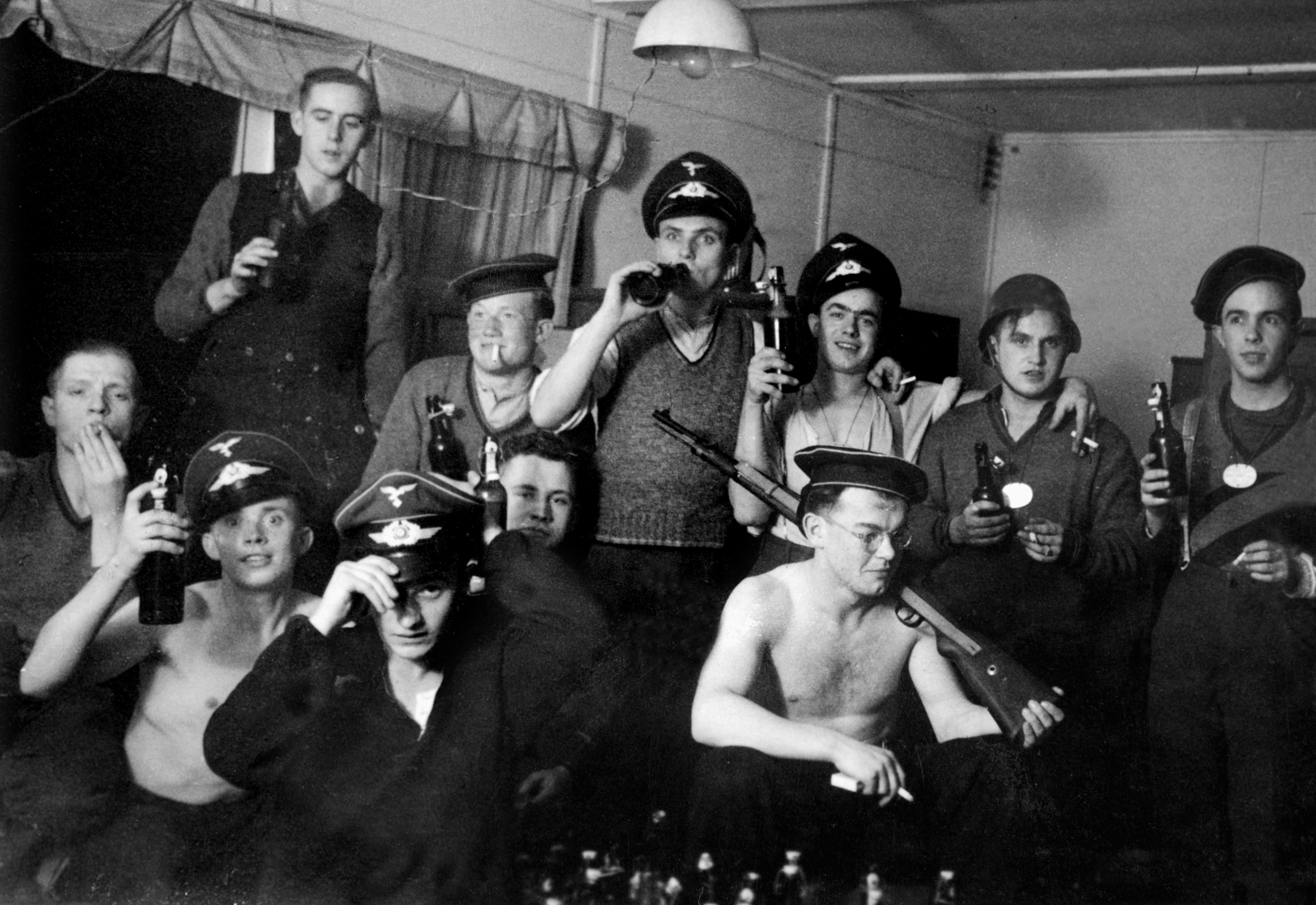 Alcohol in the Second World War — history, photo