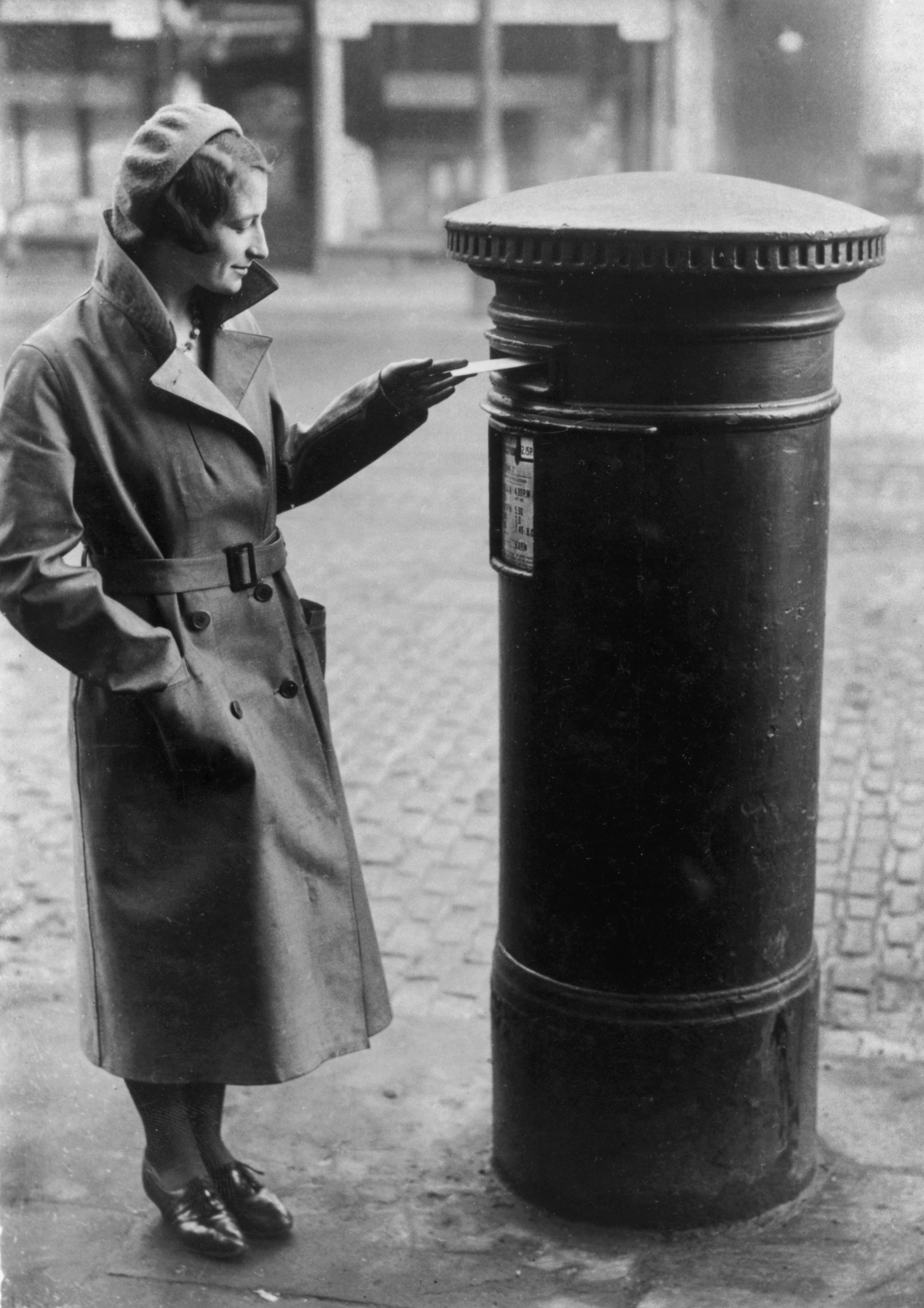 How fashion changed during the First and the Second World Wars ...