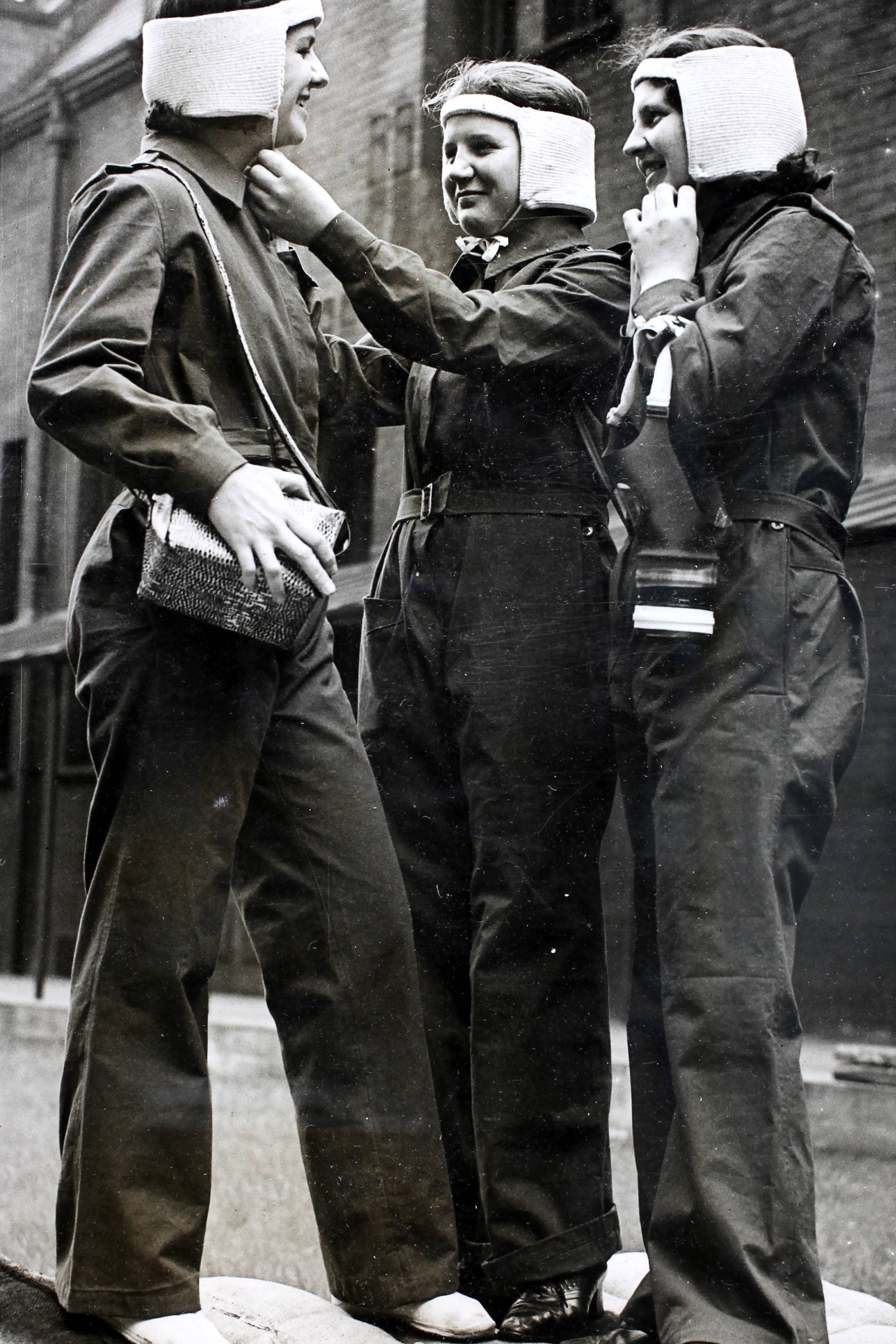 How fashion changed during the First and the Second World Wars ...